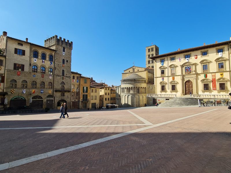 Grazie a te / Arezzo, uma das mais importantes cidades da Toscana